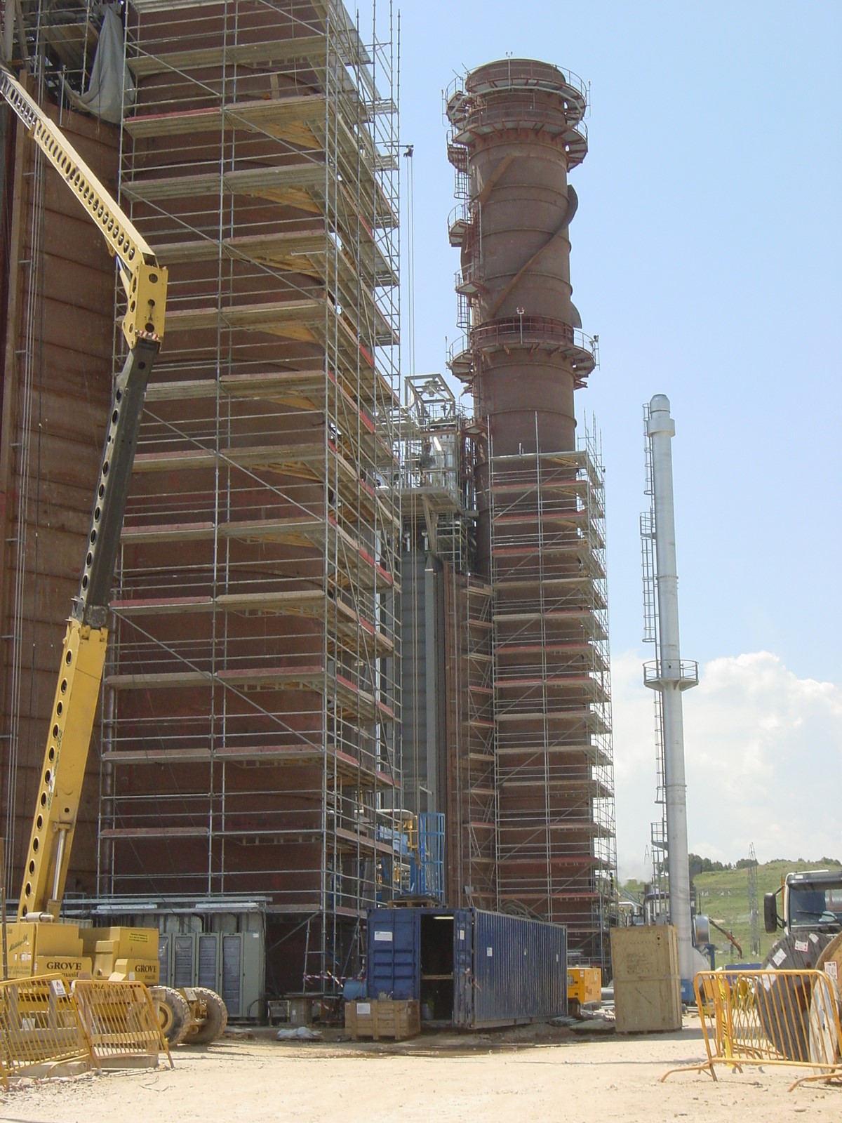 INDUSTRIAL SCAFFOLDING